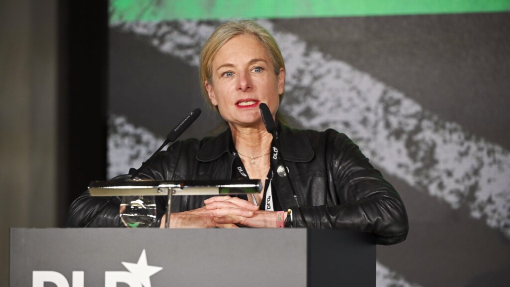 This Way to the Universe · DLD Video